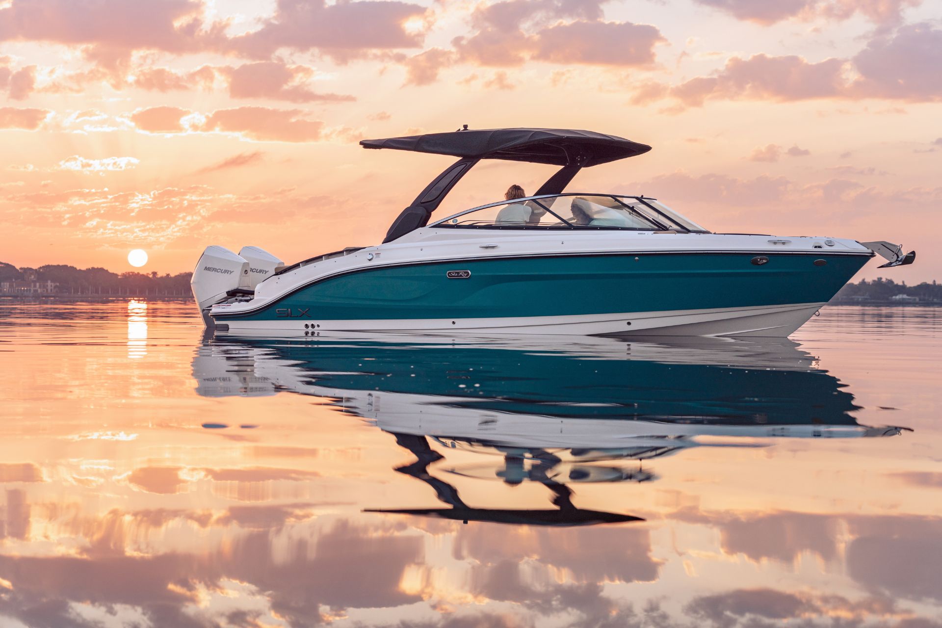 Sea Ray introduces new revolutionary SLX 280 OB model - Navaboats
